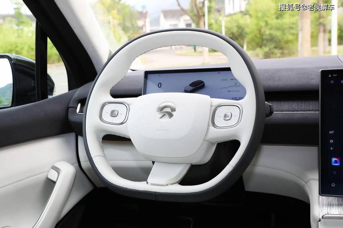 “大五座”SUV的对决！岚图FREE对比蔚来ES7，谁更值得入手？_搜狐汽车_搜狐网