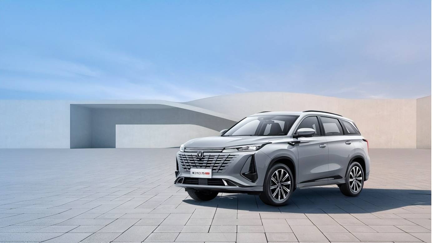 4月登顶燃油SUV销量第一 长安CS75PLUS“逆袭”新能源时代_搜狐汽车_搜狐网