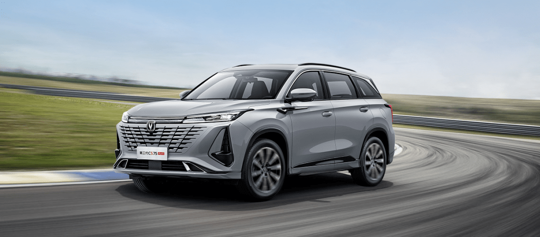 4月登顶燃油SUV销量第一 长安CS75PLUS凭什么“逆袭”新能源时代？_搜狐汽车_搜狐网