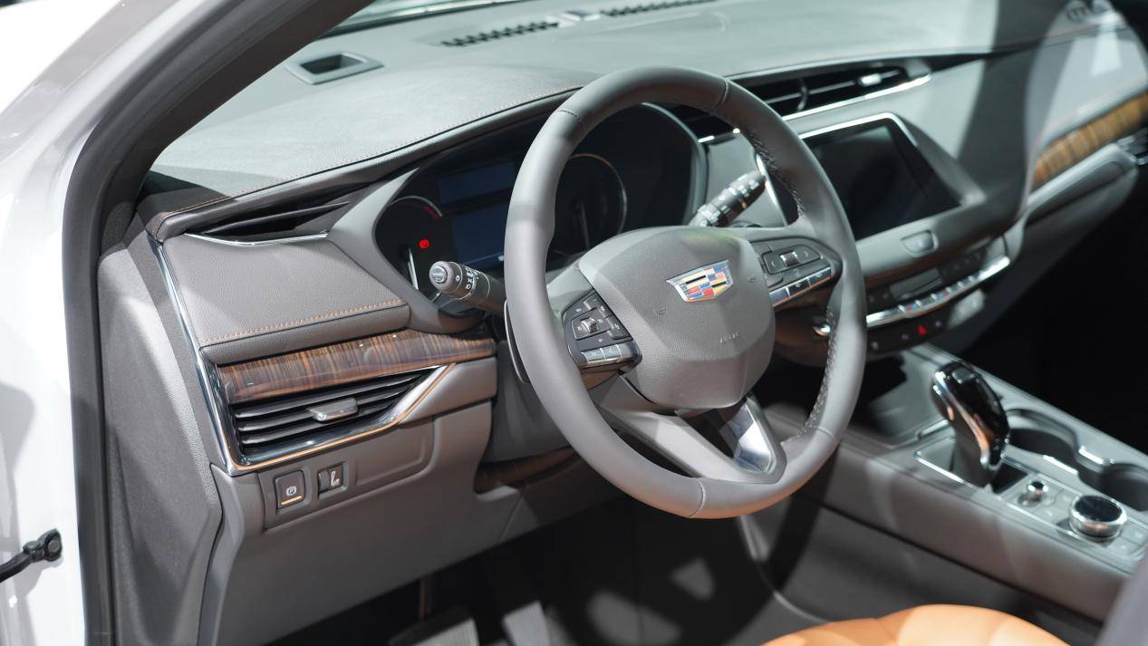 全新林肯冒险家PK凯迪拉克XT4，纯正美式豪华SUV角逐拉响_搜狐汽车_搜狐网