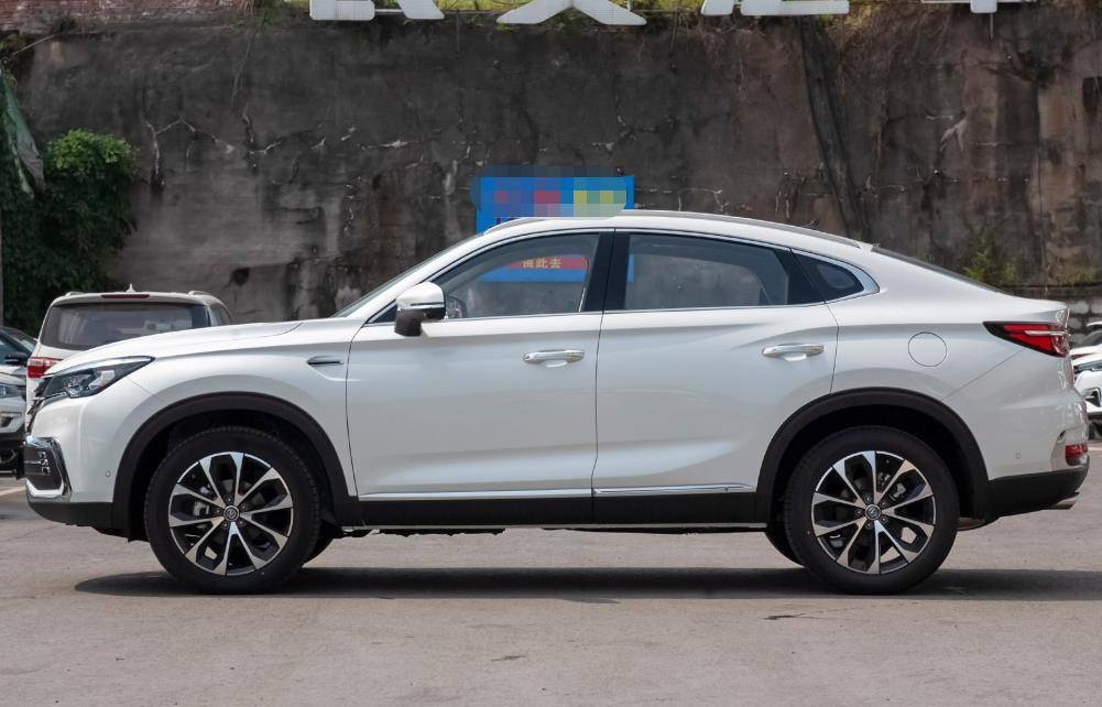 开它瞧不上汉兰达！2.0T＋爱信8AT＋蝶翼前脸，11.99W起配溜背_搜狐汽车_搜狐网