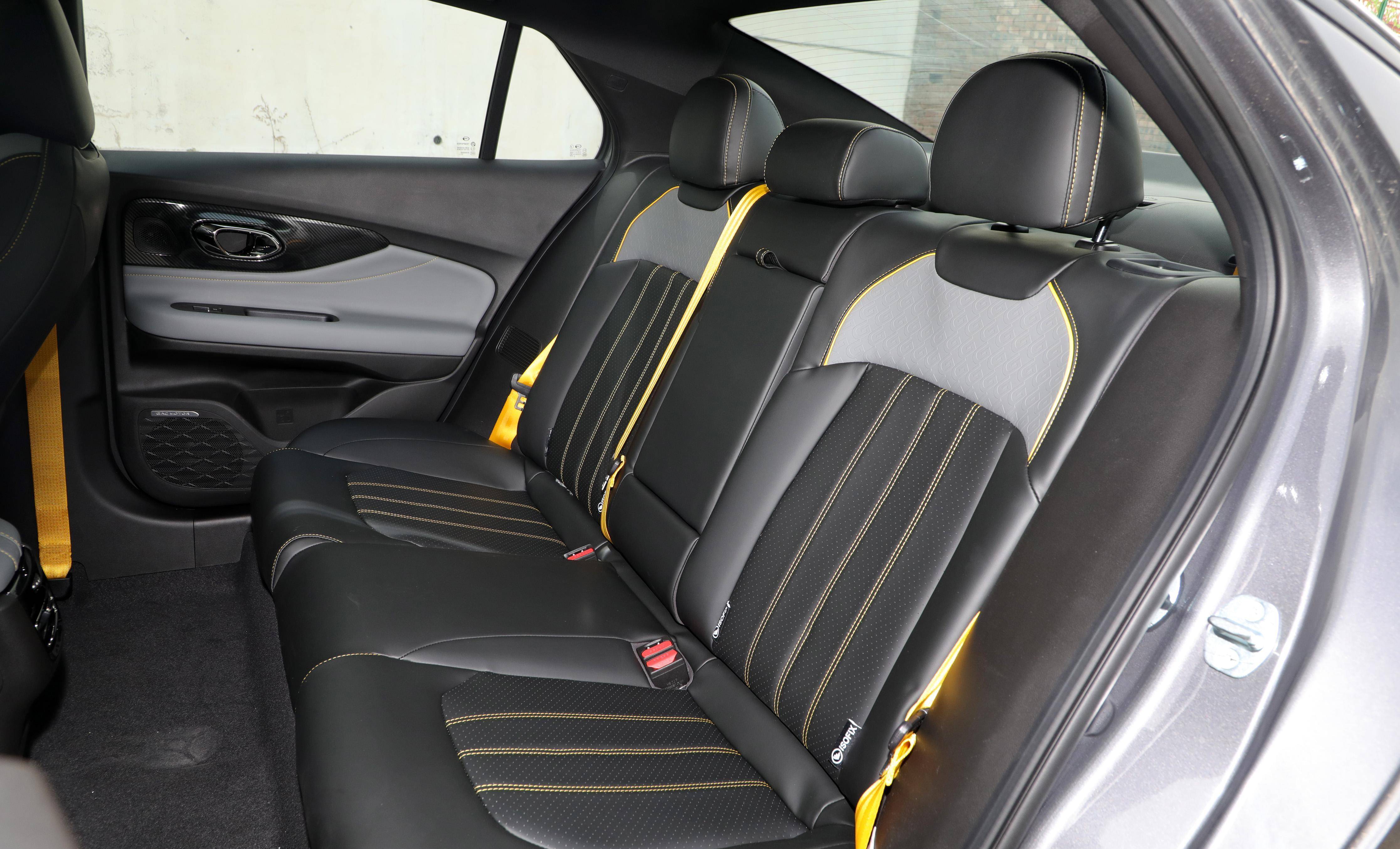 年轻人的“小钢炮”！1.5T爆发177马力，6.95秒破百，实拍影豹_搜狐汽车_搜狐网