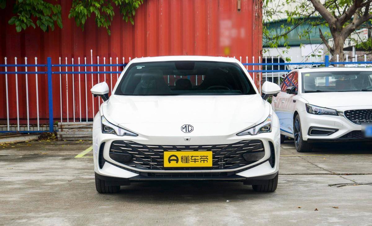 至美跑车！6.5s破百，最高加速度为230kmh，实拍解读名爵MG7_搜狐汽车_搜狐网