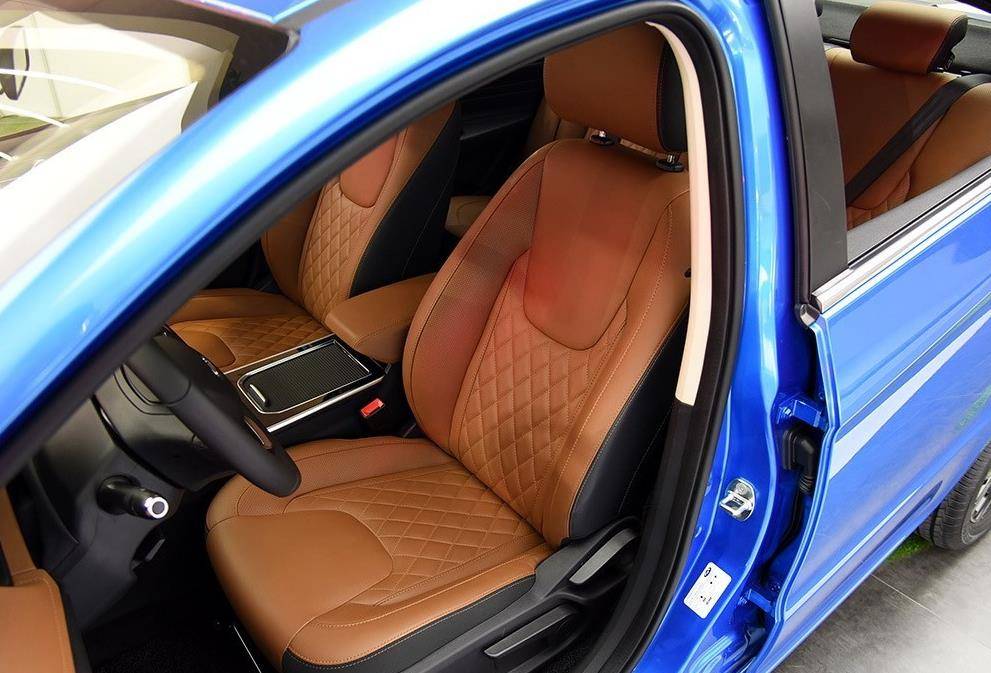 国产奇瑞又成功了，比瑞虎3xe气派，轴距近2米7＋前独悬，15.98万_搜狐汽车_搜狐网