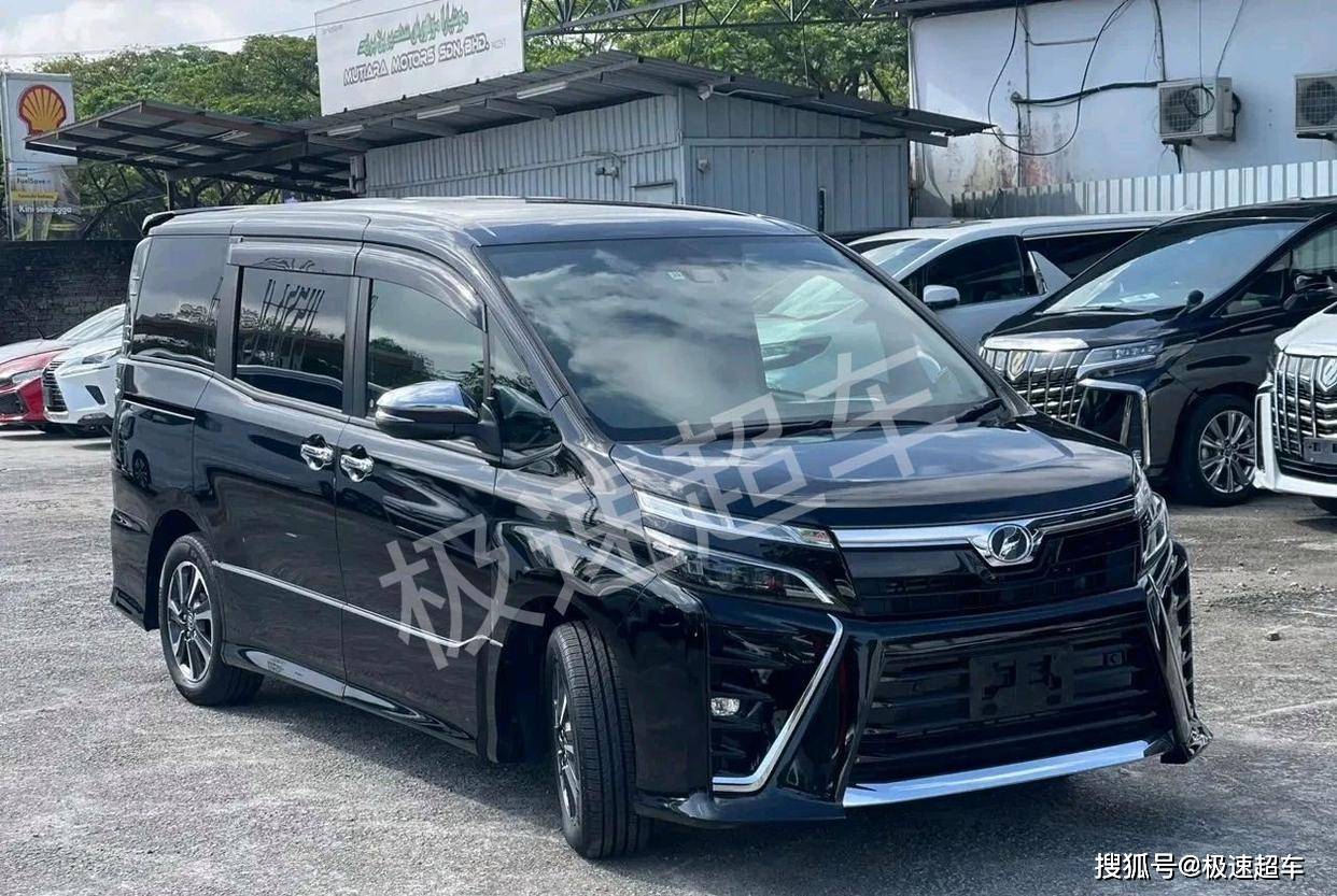 丰田“又赢了”，或售14.8万，7座MPV+2.0引擎，海外实拍VOXY，帅气_搜狐汽车_搜狐网