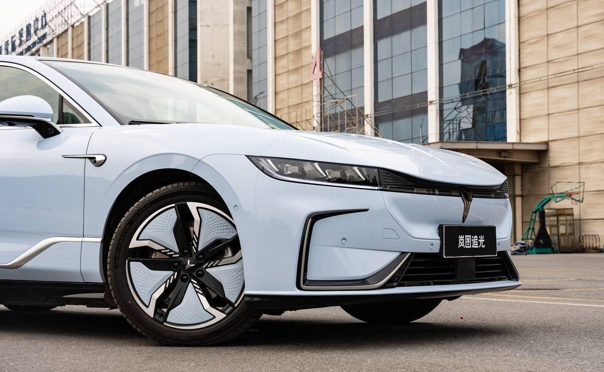 BBA车主增购，岚图追光为何比蔚来ET5更懂他们？_搜狐汽车_搜狐网