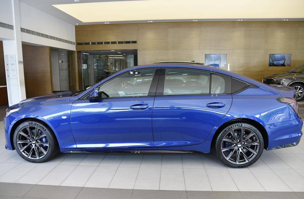 气场堪比宝马3系日系车，起步10AT＋241马力，却只是B级车的价格_搜狐汽车_搜狐网