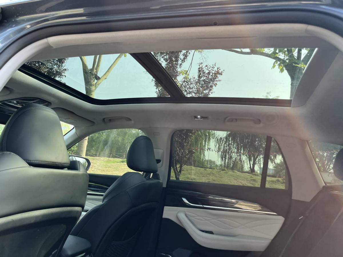 同为国产SUV，来个越级大挑战，23款星越L对比红旗HS5，有得一拼？_搜狐汽车_搜狐网