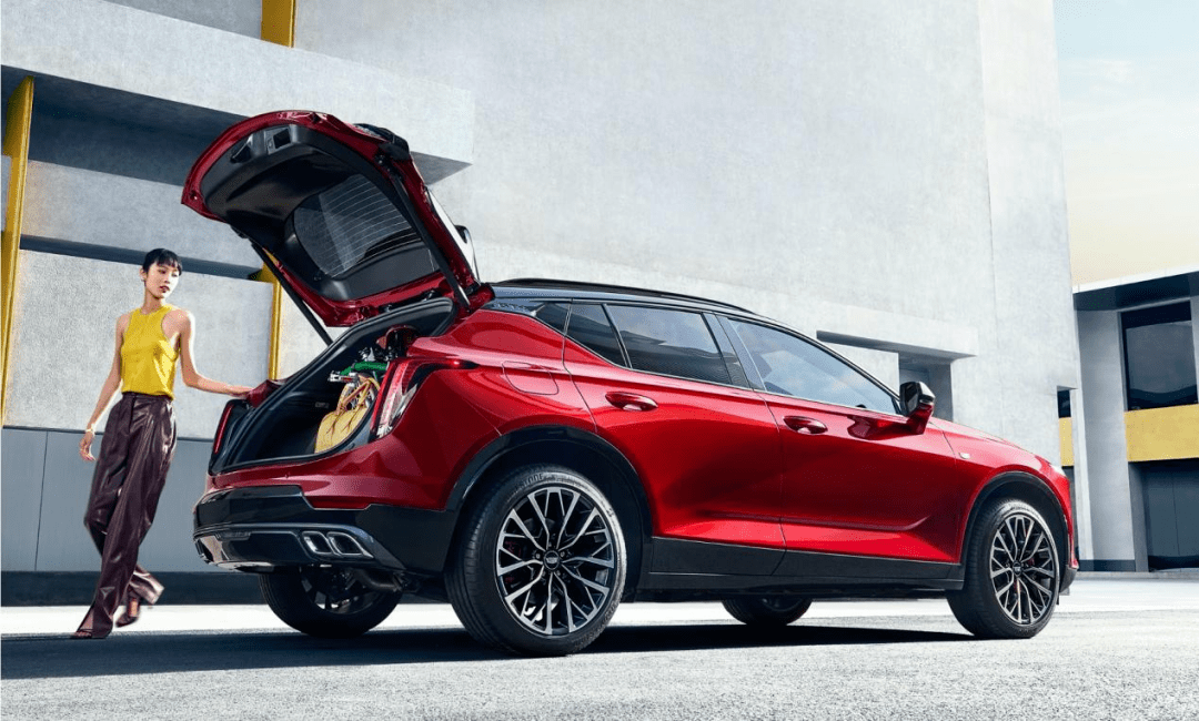 先用颜值击败对手！凯迪拉克首款先锋个性轿跑SUV GT4来了！_搜狐汽车_搜狐网