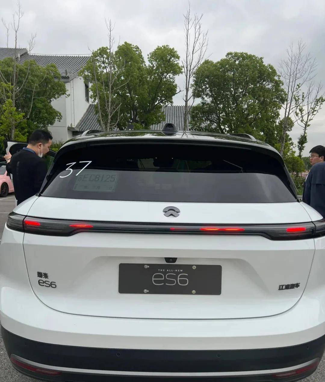 全新蔚来ES6或34.08万起，有了专属色，好看但不免费_搜狐汽车_搜狐网