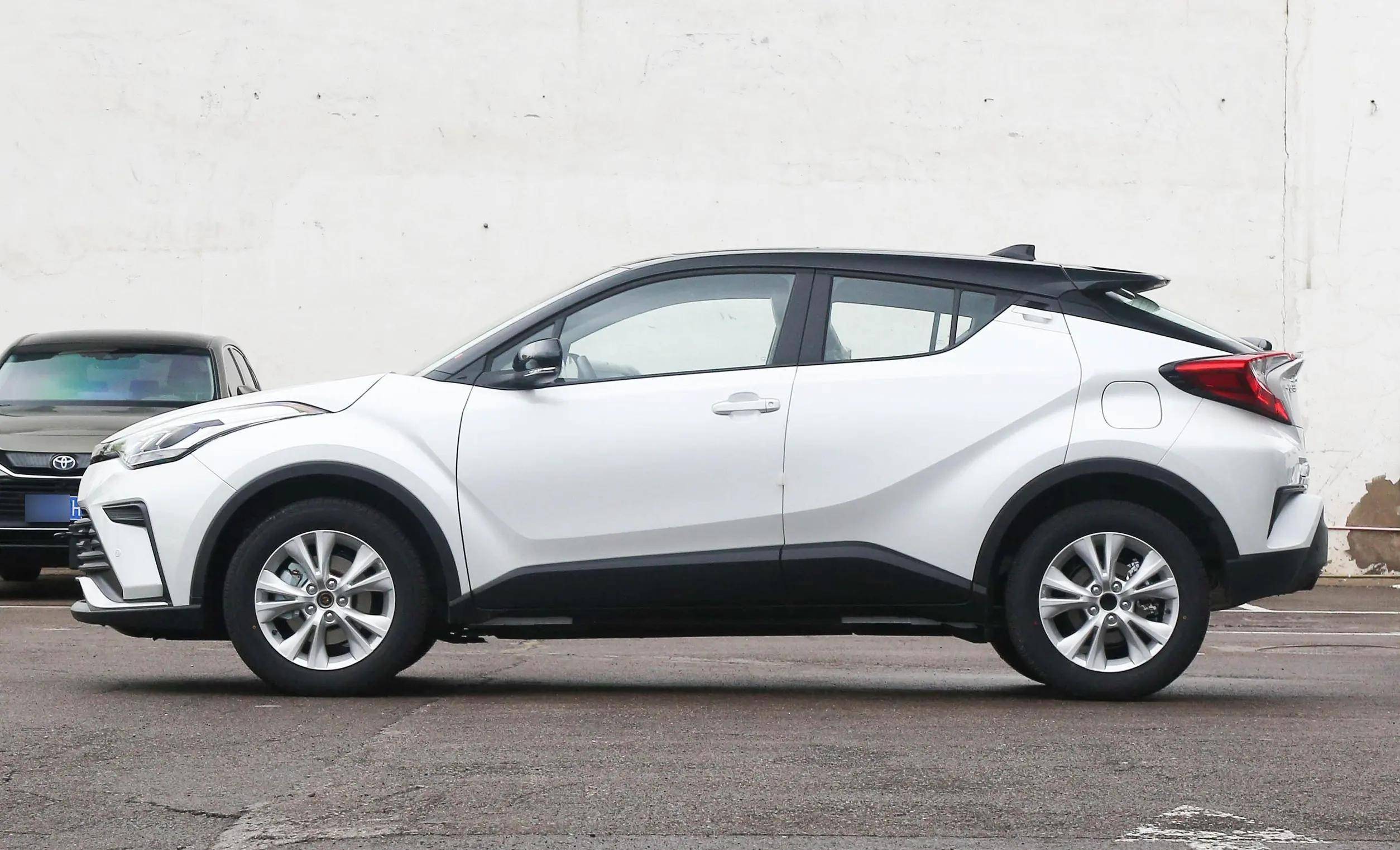 实拍评测丨小型SUV，搭载2.0L发动机，2023款奕泽IZOA怎么样？_搜狐汽车_搜狐网