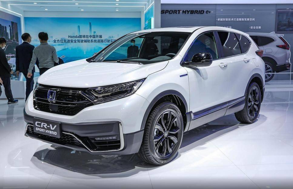 CR-V：就卷是吧？新款红旗HS5全系升级8AT，中期改款像换代_搜狐汽车_搜狐网