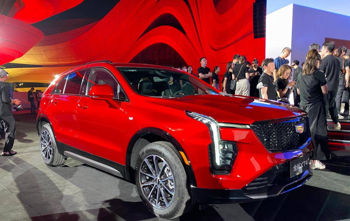 门槛下探到22.97万，凯迪拉克XT4大改动，前驱1.5T并不弱_搜狐汽车_搜狐网