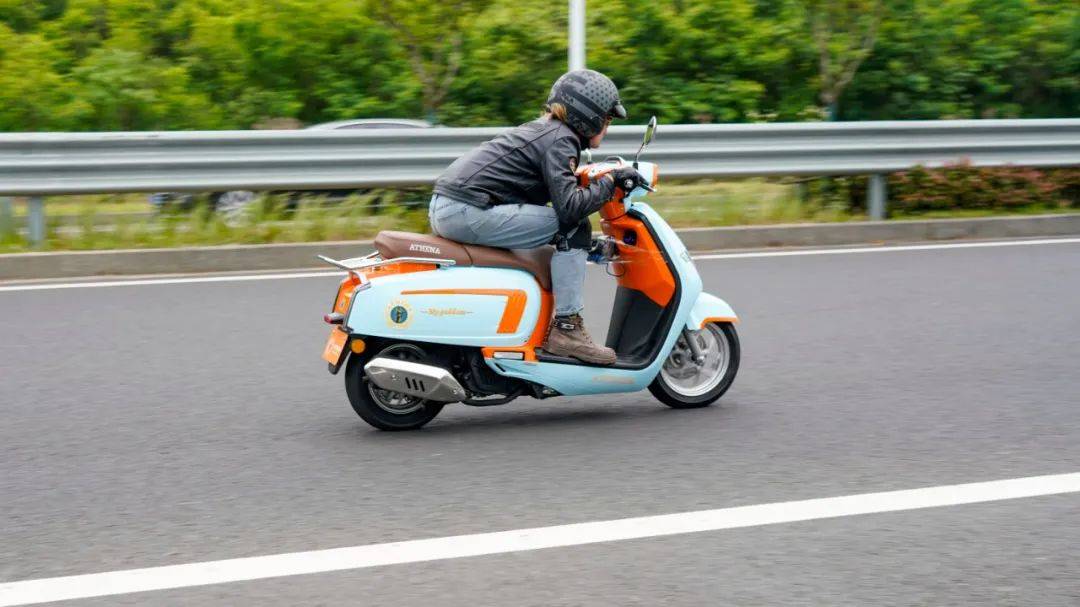 抄底万元级复古踏板，还有超低油耗—11980元雅典娜150评测报告_搜狐汽车_搜狐网