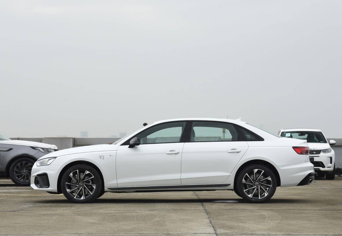 老牌豪华还是纯电新星？奥迪A4L对比特斯拉Model 3_搜狐汽车_搜狐网