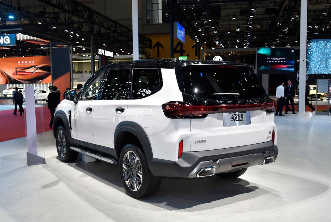 超5米大块头，261马力配采埃孚8AT，有它还盯着坦克300？_搜狐汽车_搜狐网