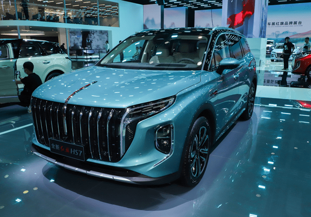 全新红旗HS7实车曝光：2.0T+8AT可选6/7座，选它还是汉兰达？_搜狐汽车_搜狐网