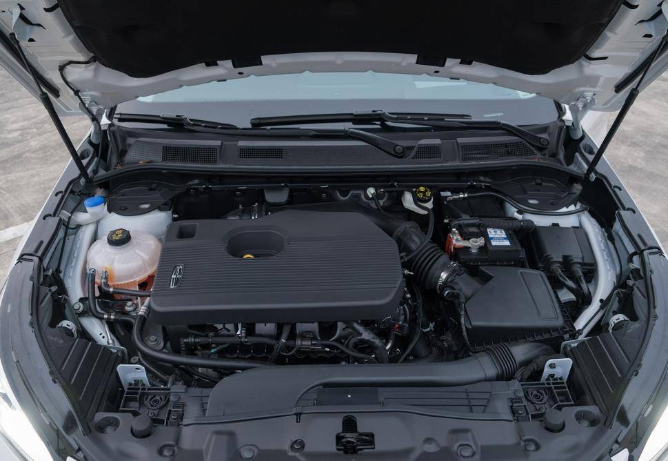 终于国产，颜值大气上档次，全系搭2.0T引擎，实力远超同级BBA_搜狐汽车_搜狐网