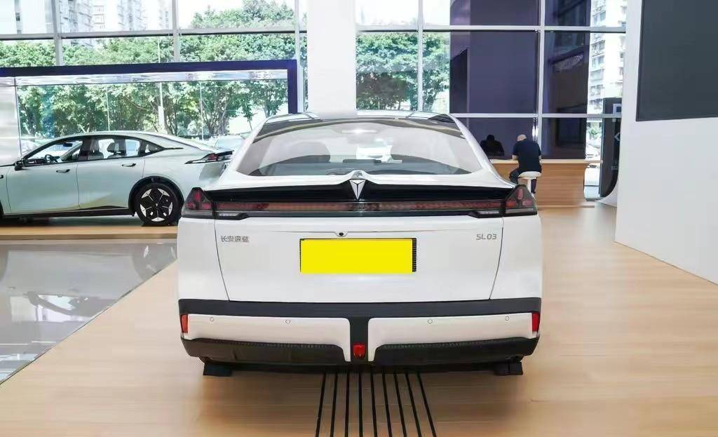 深蓝SL03 纯电版：入门续航515km+5.9秒破百，买它到底香不香？_搜狐汽车_搜狐网