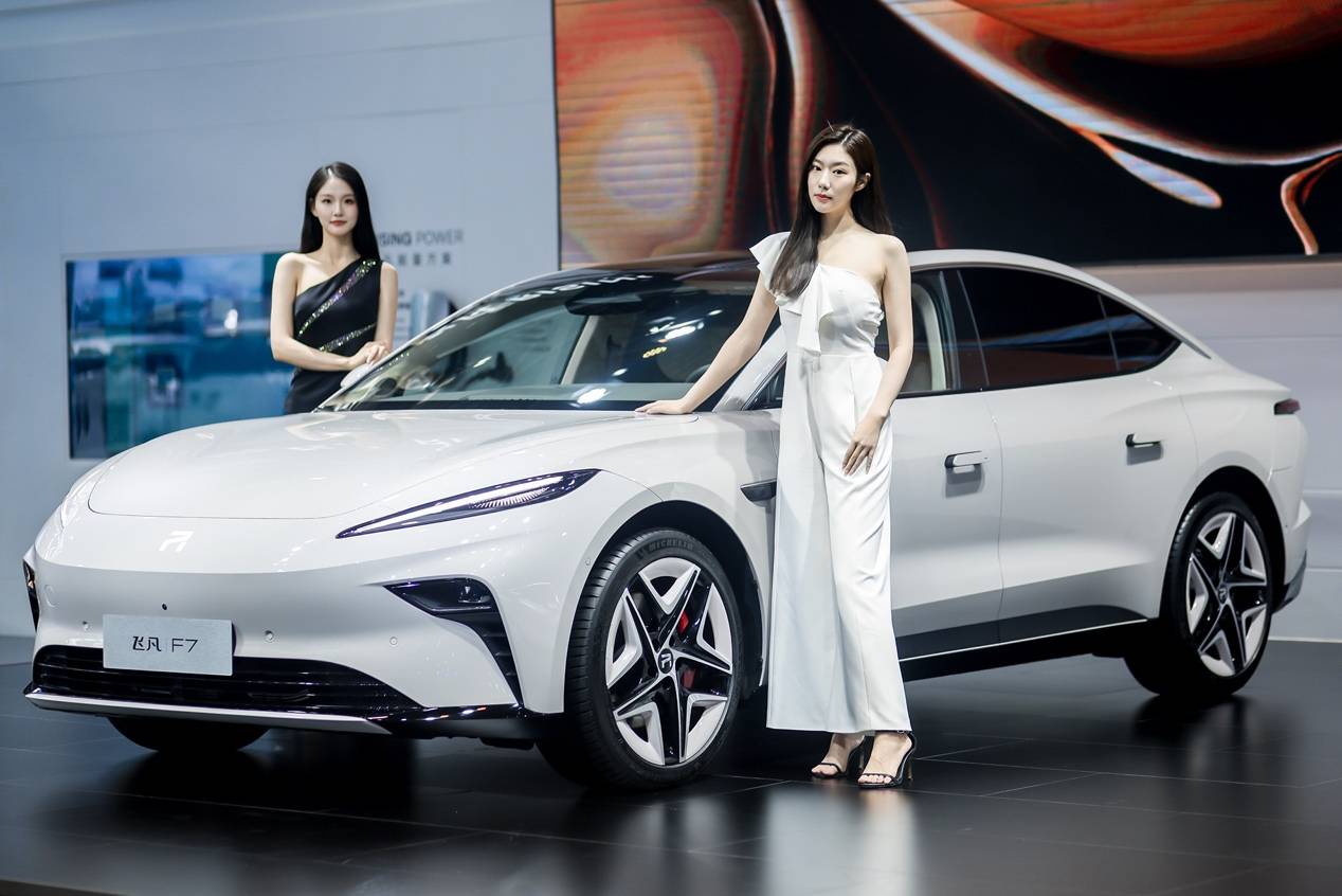 飞凡汽车R7、F7合体惊艳亮相重庆 极智舒适科技创享出行新体验_搜狐汽车_搜狐网