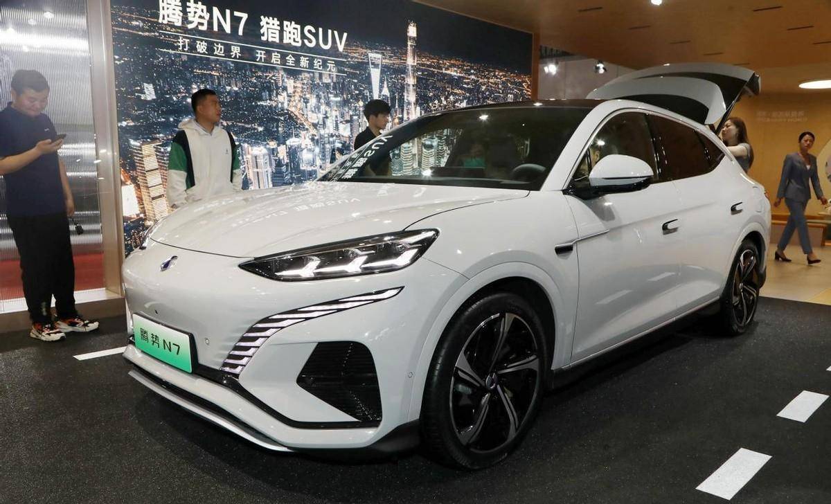 比亚迪又放大招，配双枪快充+云辇A，最高续航702km，腾势N7_搜狐汽车_搜狐网