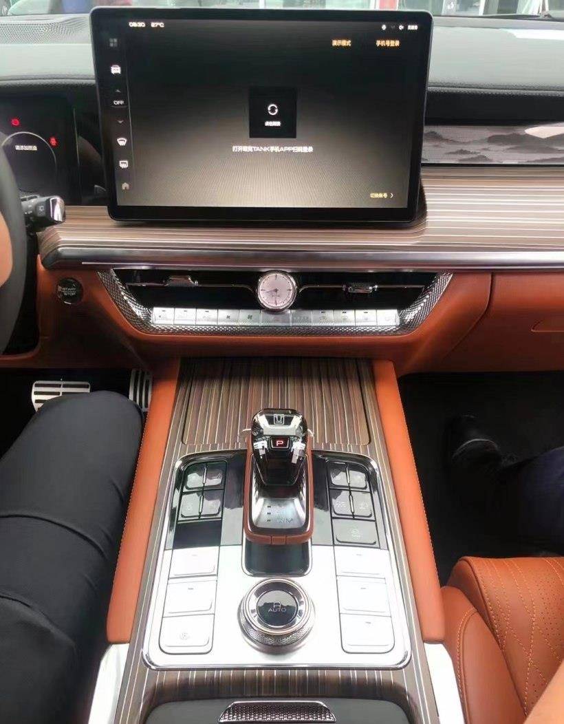 首批坦克500已到店，外观大气，堪称“豪华版哈弗H9”，搭V6＋9AT_搜狐汽车_搜狐网