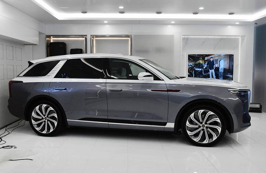 红旗E-HS9下月4号上市，预售价55万，6块液晶屏加持，科技感爆棚！_搜狐汽车_搜狐网