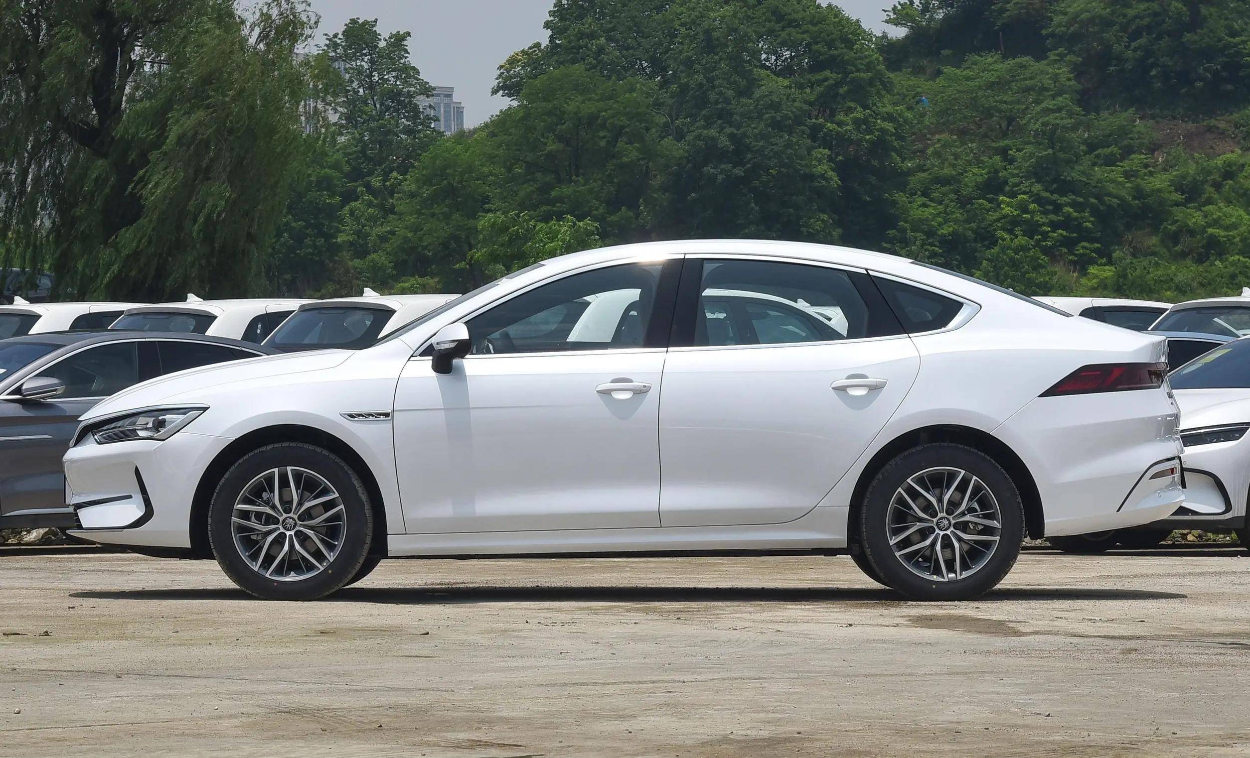 实拍评测丨续航420公里，售12.98万，秦PLUS EV到底怎么样？_搜狐汽车_搜狐网