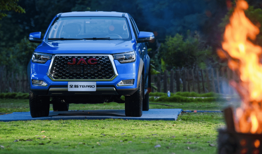 柴油2.0T+采埃孚8AT！12.38万起的江淮T8 PRO自动挡到底有多香？_搜狐汽车_搜狐网