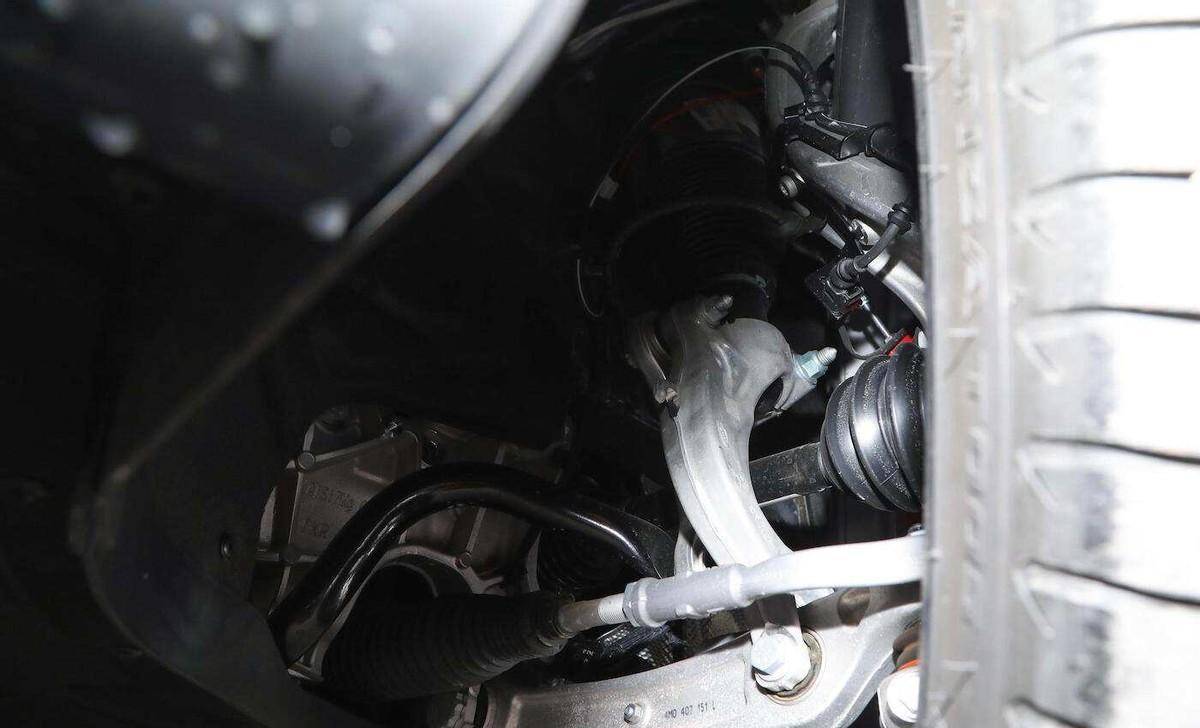 实拍奥迪Q7，2.0T爆发265马力，全系8AT带四驱，为何不火？_搜狐汽车_搜狐网