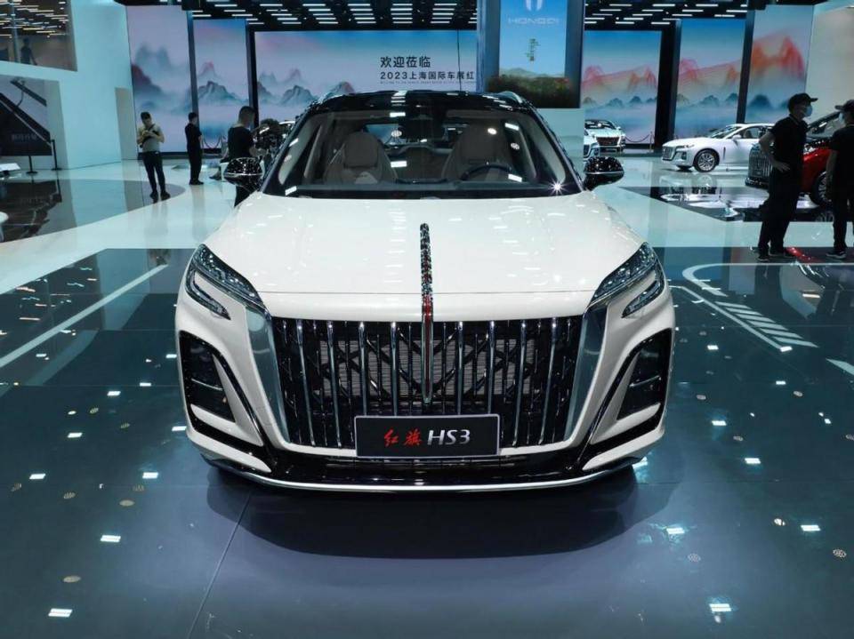 全新红旗HS3实拍，250马力+2.0T还是四驱，比哈弗H6高端，要火了_搜狐汽车_搜狐网