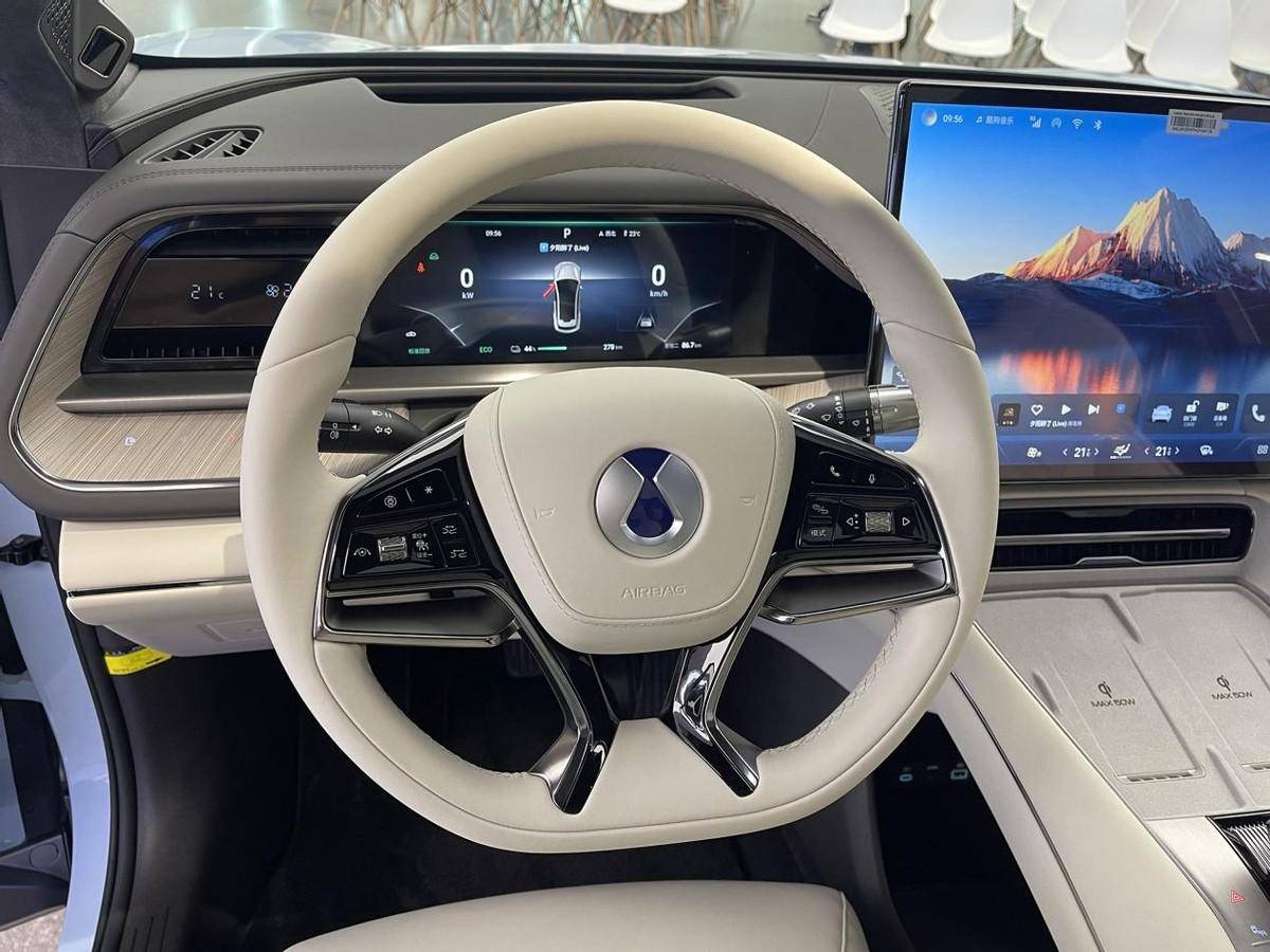 比亚迪再添一“悍将”！腾势N7上市，30.18万起，续航可达702Km_搜狐汽车_搜狐网