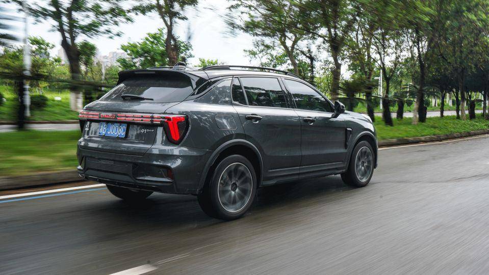 紧凑型SUV中最好开的油混？试驾领克01 EM-F_搜狐汽车_搜狐网