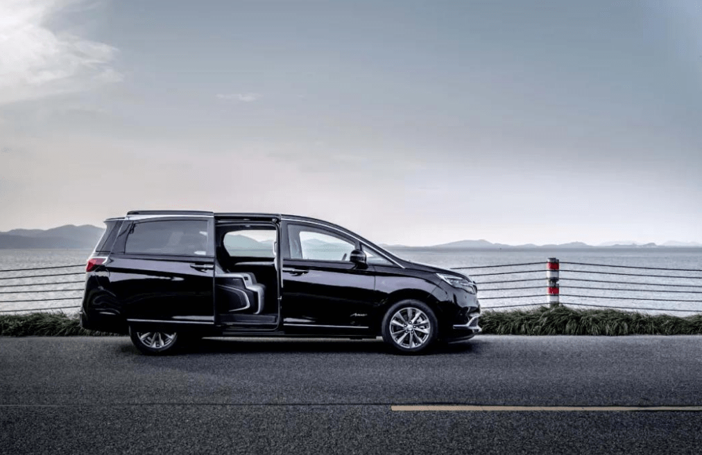 旗舰级MPV对比，别克GL8和丰田格瑞维亚，谁更宜商宜家？_搜狐汽车_搜狐网