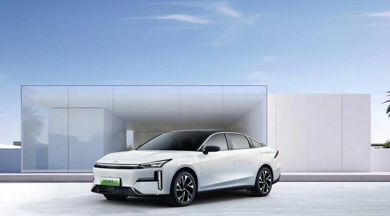 吉利银河L6官图首次公布 AI智能电混家轿即将登场_搜狐汽车_搜狐网
