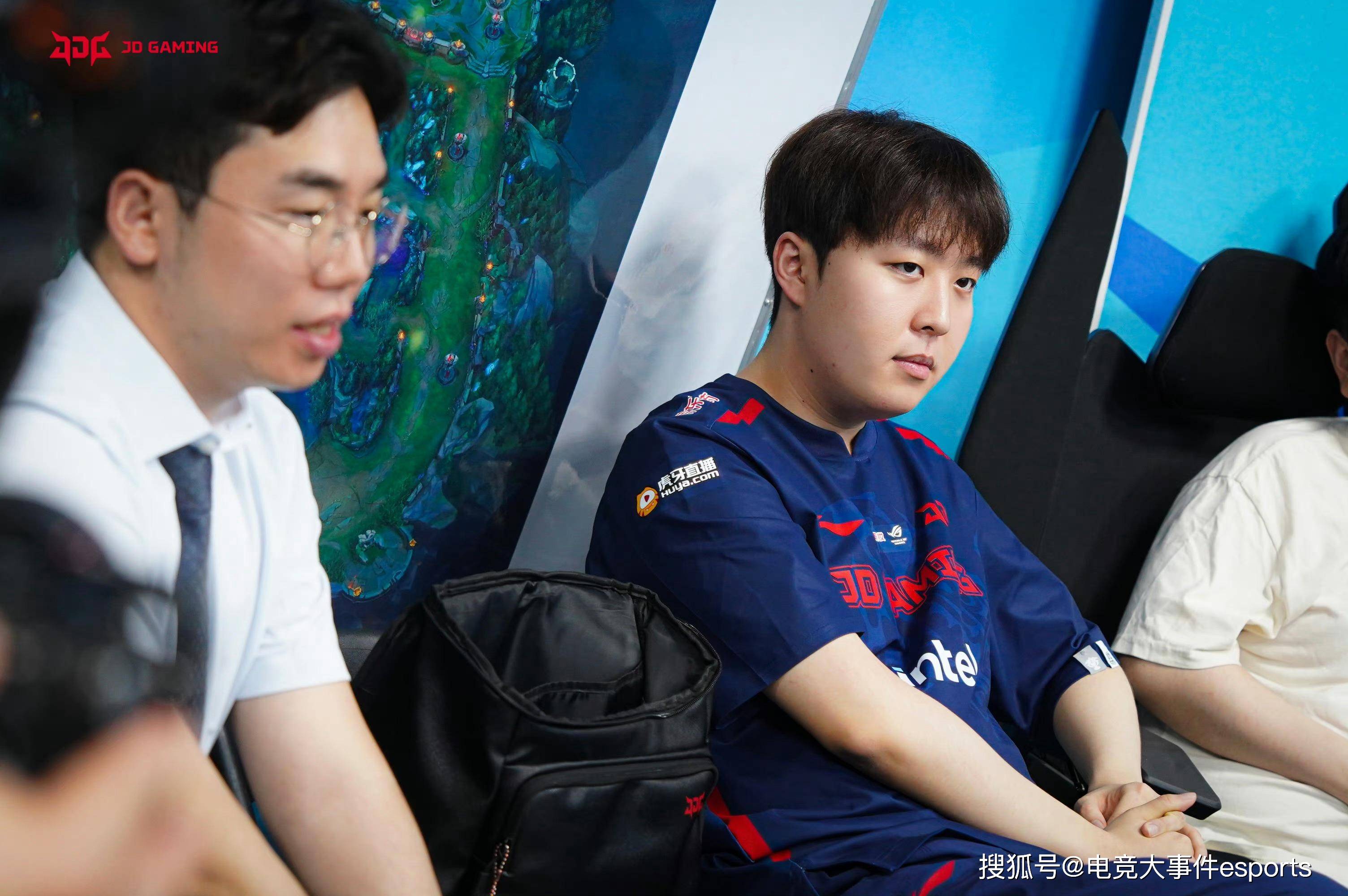 iG爆冷终结11连胜JDG，国外网友锐评：JDG太傲慢，寒冰就是辣鸡AD-搜狐大视野-搜狐新闻