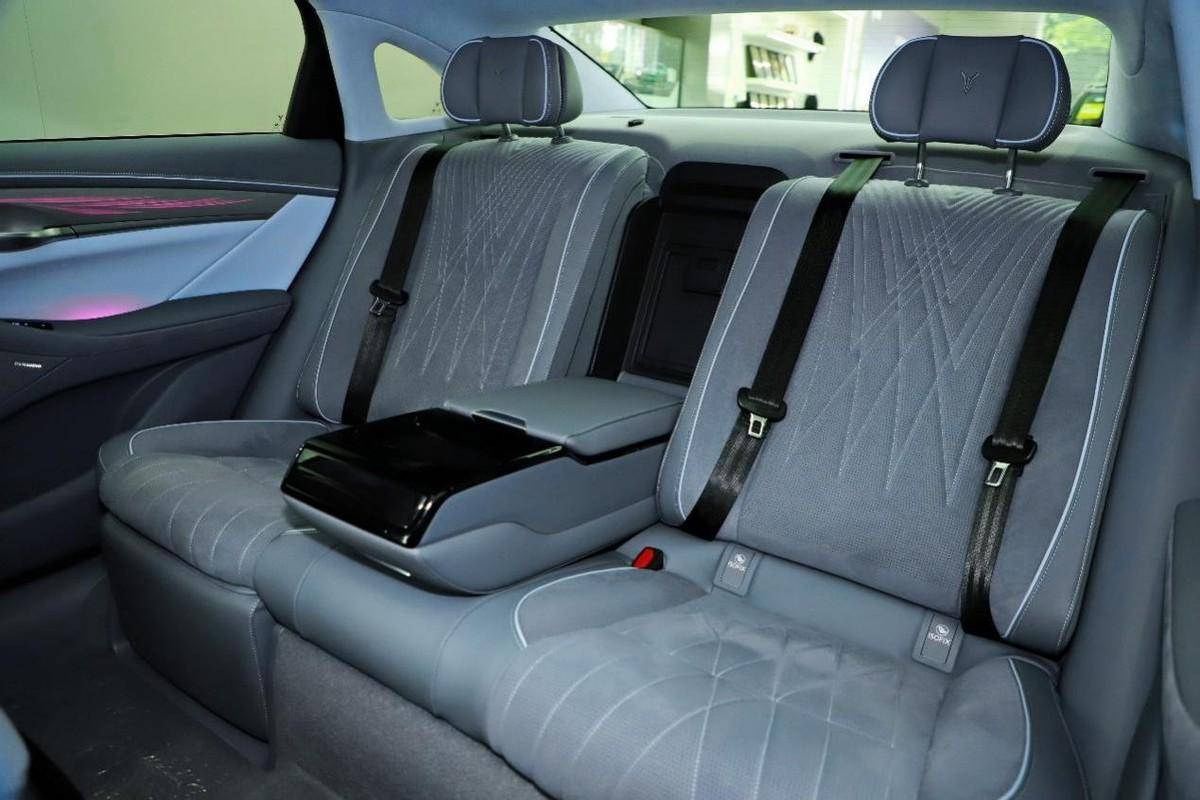 3万VS12.3万，蔚来ET5与岚图追光，谁才是价值之选？_搜狐汽车_搜狐网