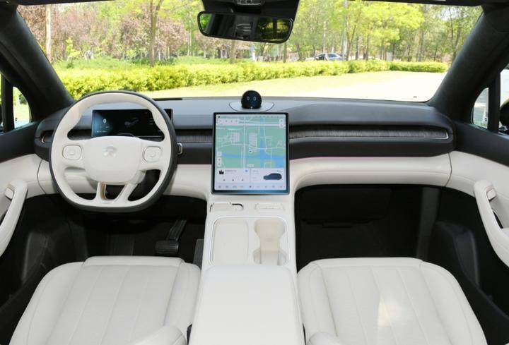 争做30万纯电中型SUV市场的“流量王”，腾势N7对标蔚来ES6_搜狐汽车_搜狐网