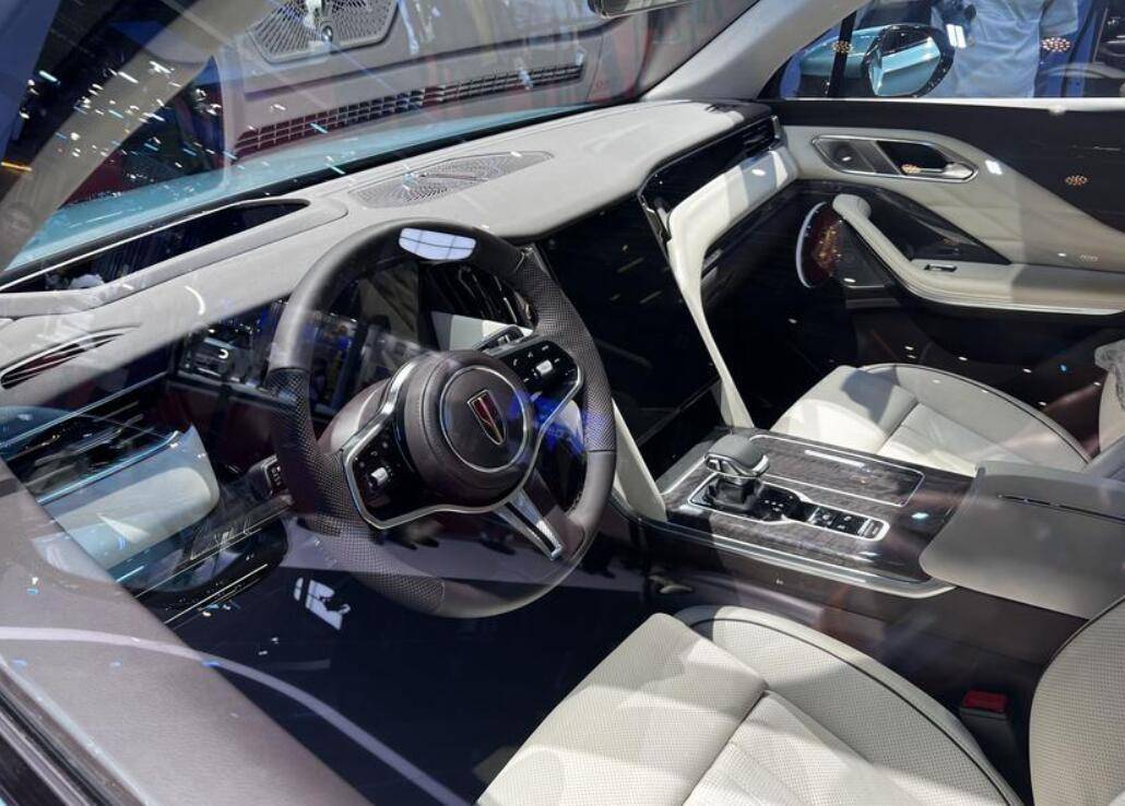 入门款价格下降！换装H9前脸，红旗新款HS7预售25.98万元起_搜狐汽车_搜狐网