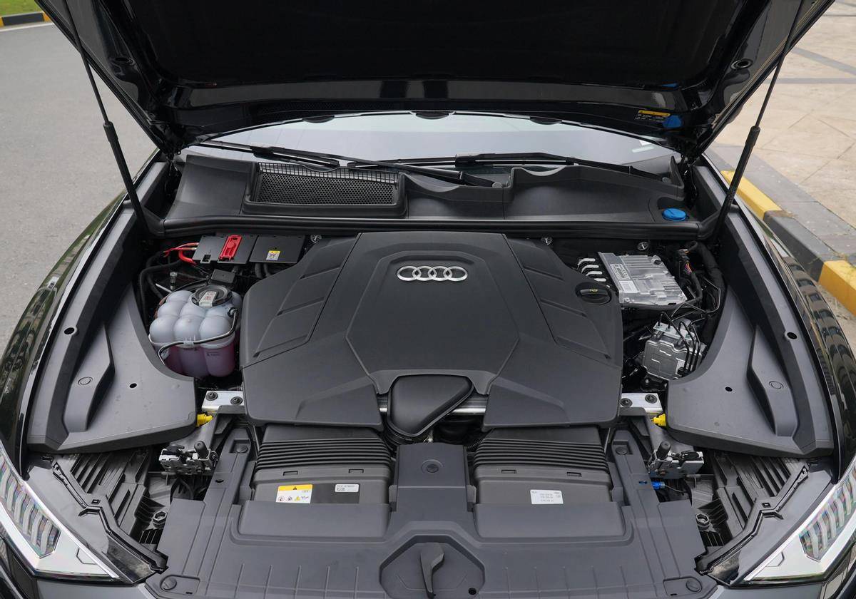 豪华运动的大块头，配3.0T+8AT，还是纯进口车型，解读奥迪Q8_搜狐汽车_搜狐网