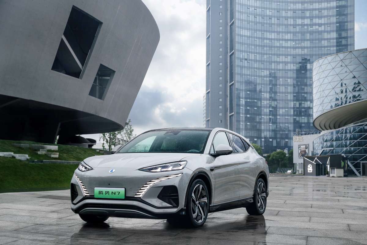 纯电中型SUV豪华感大PK，腾势N7轻松碾压蔚来ES6？_搜狐汽车_搜狐网