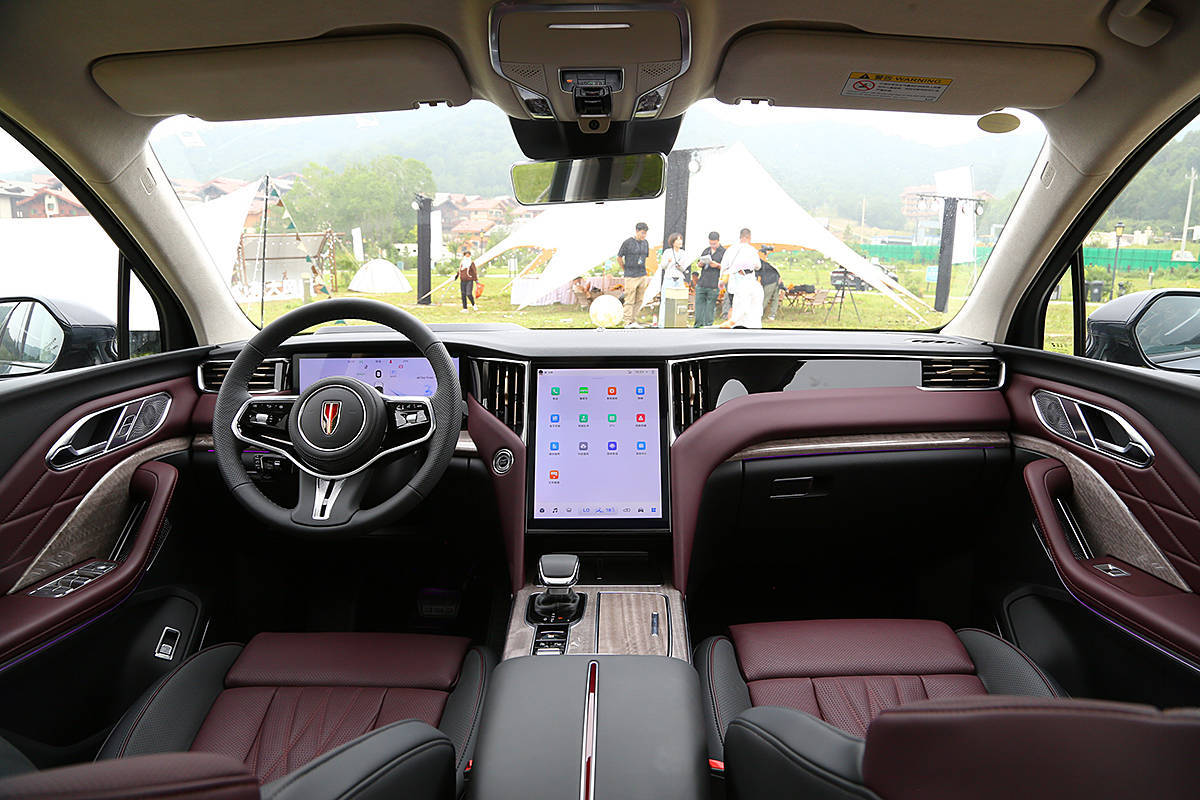 2023成都车展：售价25.58-33.58万元 全新红旗HS7正式上市_搜狐汽车_搜狐网