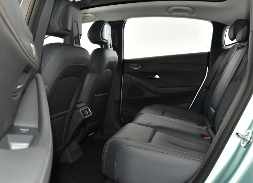 深蓝SL03采用欲抑先扬战术：新增版起售价14.59万，原版价格微涨_搜狐汽车_搜狐网