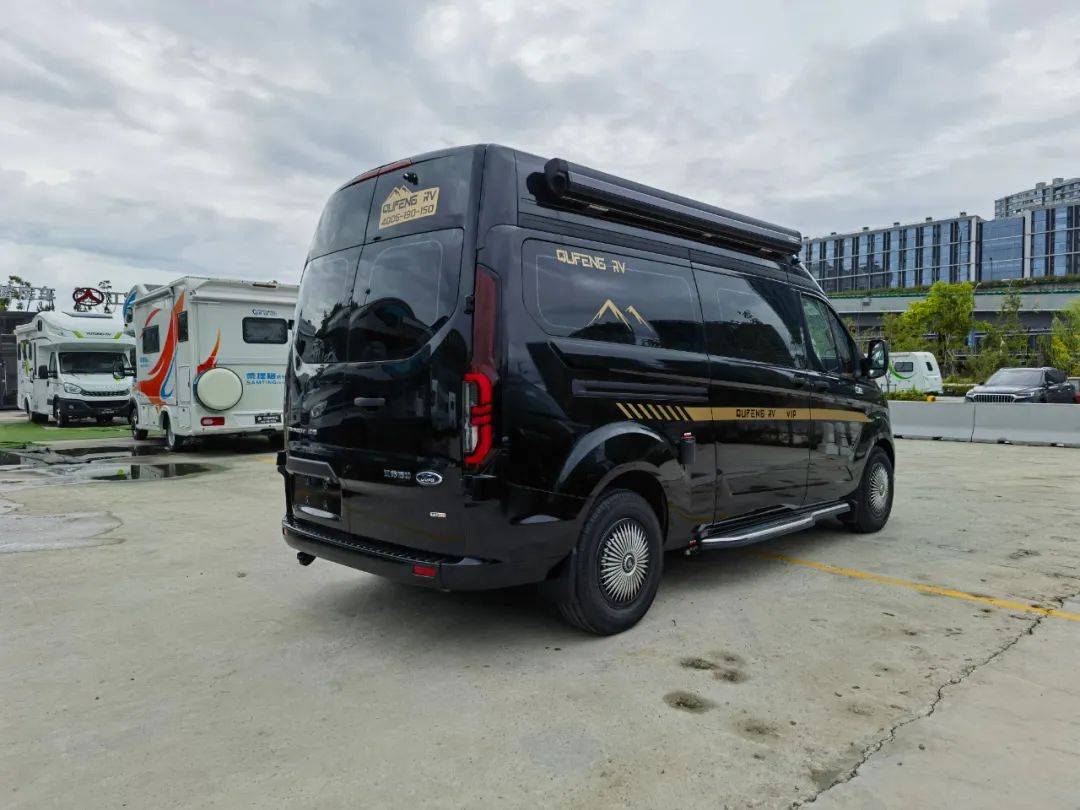 福特V362小房车，外观小巧内饰奢华 都市通勤旅居皆可，趣蜂B680_搜狐汽车_搜狐网
