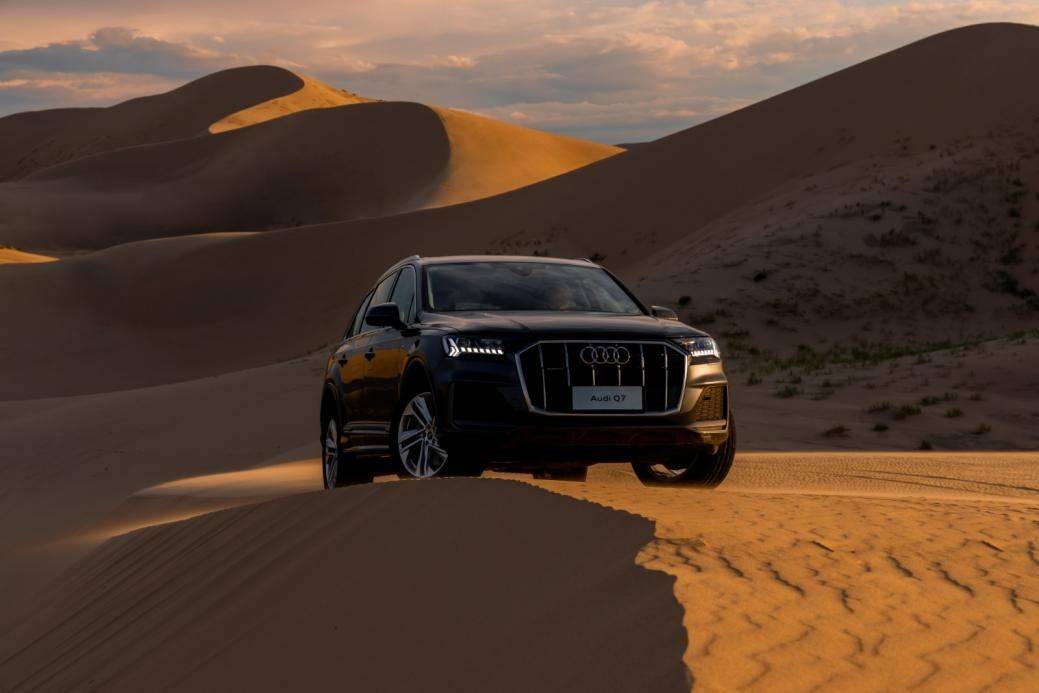 奥迪Q家族“轿跑SUV”代表车型奥迪Q8，3.0T+48V轻混，零百加速6.2秒_搜狐汽车_搜狐网