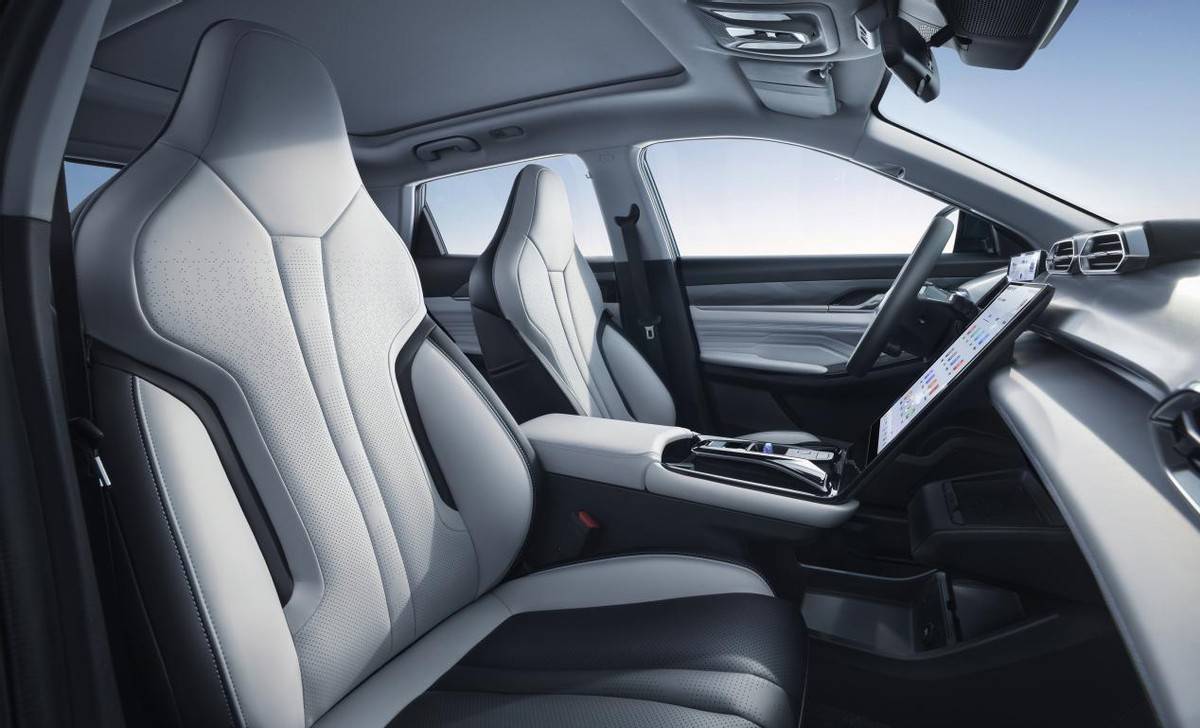 东风风神皓瀚DH-i和比亚迪宋Pro DM-i谁更适合上班族？_搜狐汽车_搜狐网