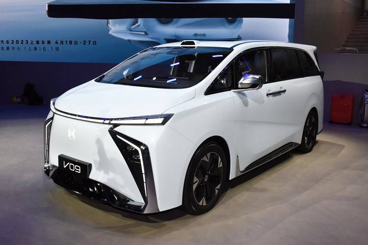 定位中大型纯电MPV 广汽合创V09预售32万起_搜狐汽车_搜狐网