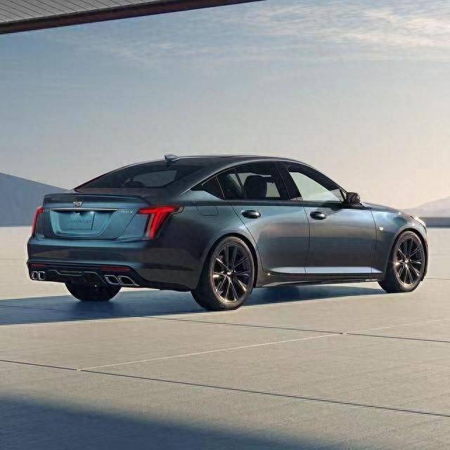 大连屏的CT5同级别是否无敌，向下迈腾向上A4，年轻人应该怎么选_搜狐汽车_搜狐网