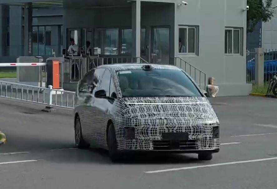 比腾势D9更大！12月首发，理想首款纯电MPV MEGA谍照曝光_搜狐汽车_搜狐网