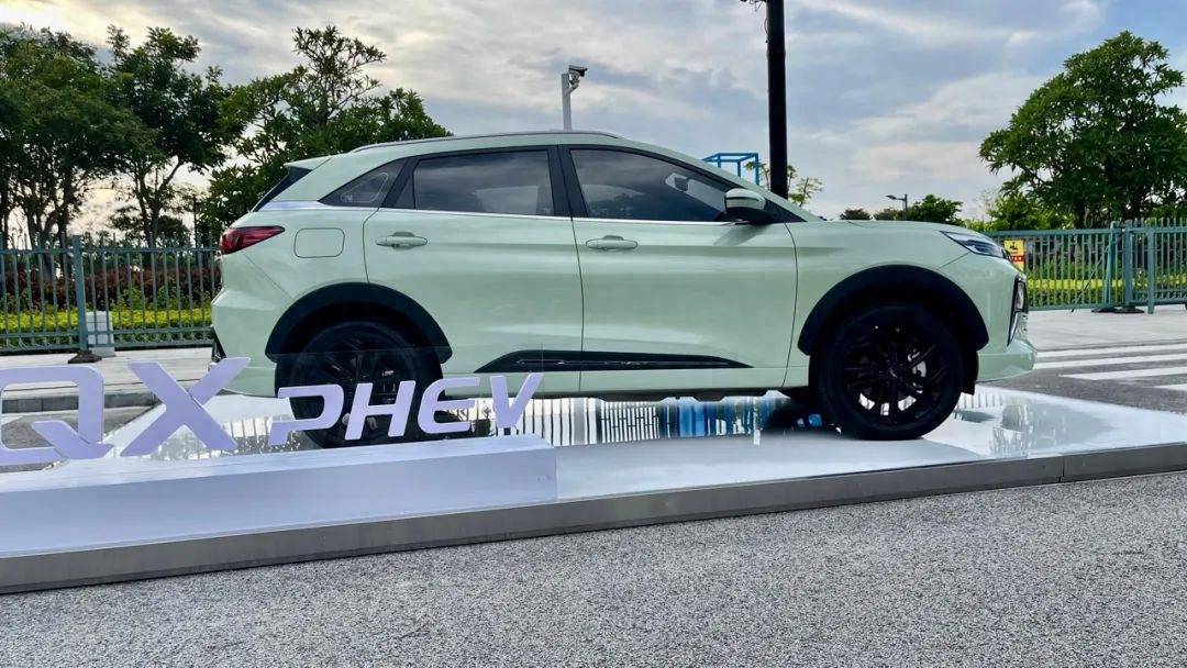江淮QX PHEV：纯电续航120公里 12万元级SUV里的唯一_搜狐汽车_搜狐网